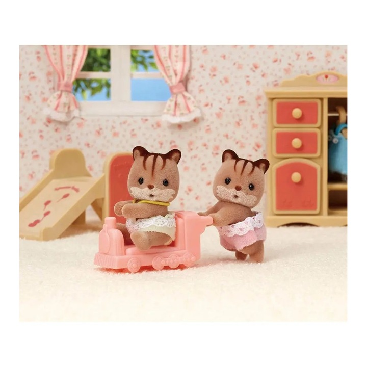 Set 2 Figurine Sylvanian Families - Gemeni Veverite 5 cm - eMAG.ro