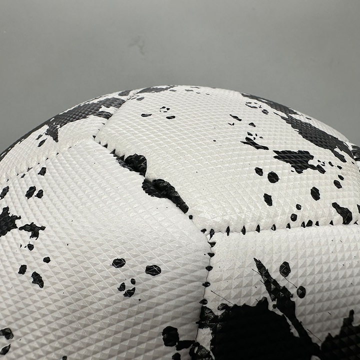 Minge de fotbal marimea 5, Negru cu Alb, 320gr, exterior PVC rezistent ...