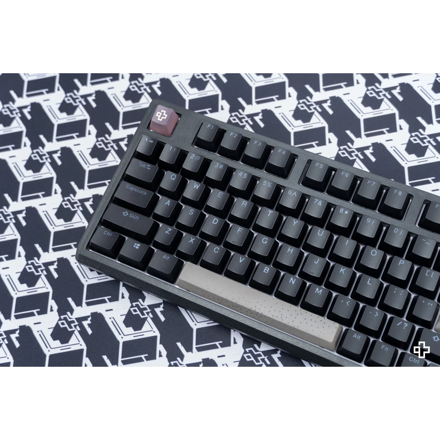 Tastatura mecanica gaming QwertyKey Pepper, Hotswap, switch-uri Red ...