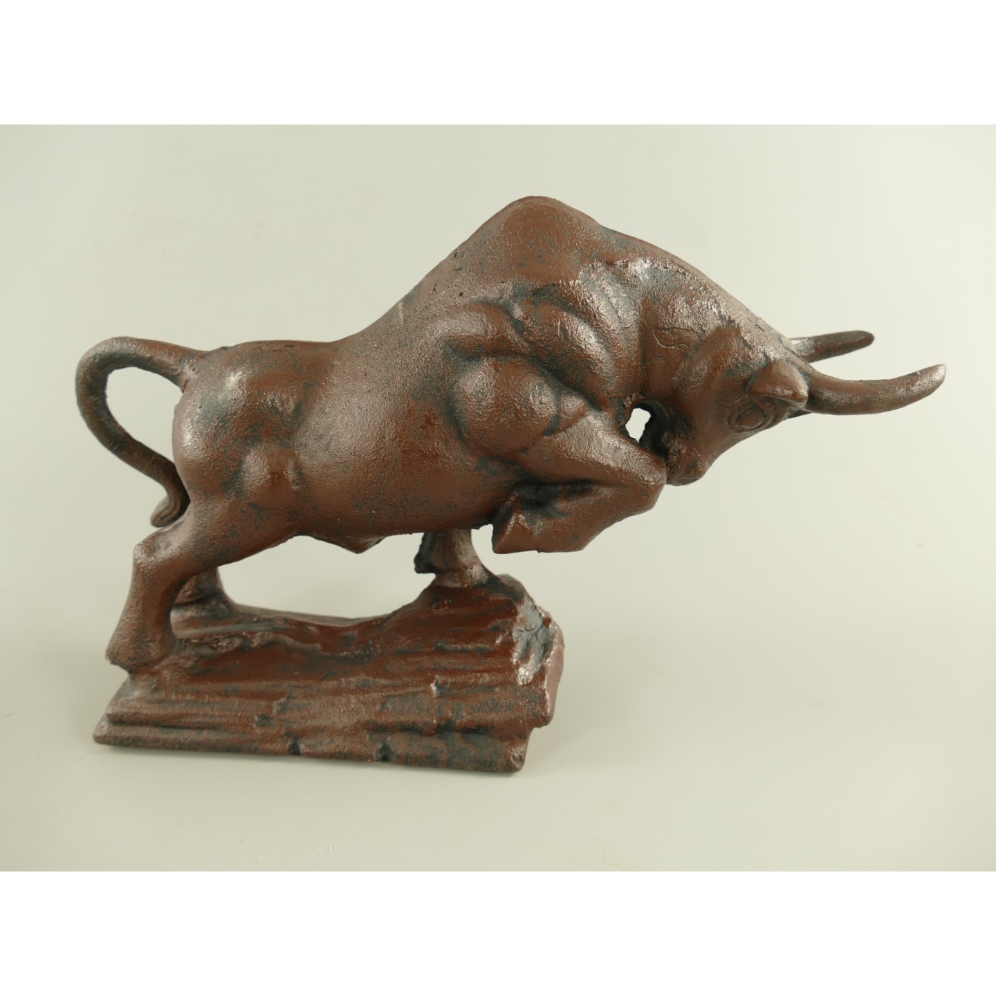 Statueta taur, fier rustic, maro, L 26 x 17 cm - eMAG.ro