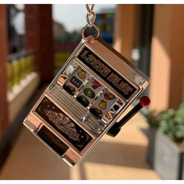 Breloc Pacanele Slot Machine Roz, 5 cm - eMAG.ro