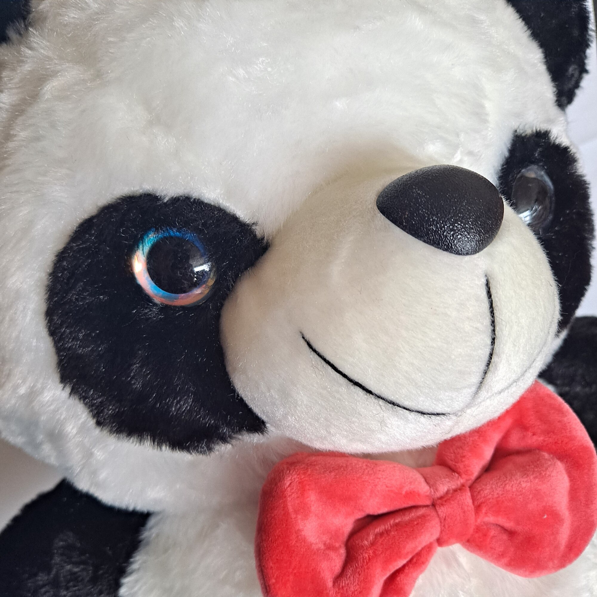 Urs Panda din plus cu papion rosu, 55 cm, Toyska® - eMAG.ro