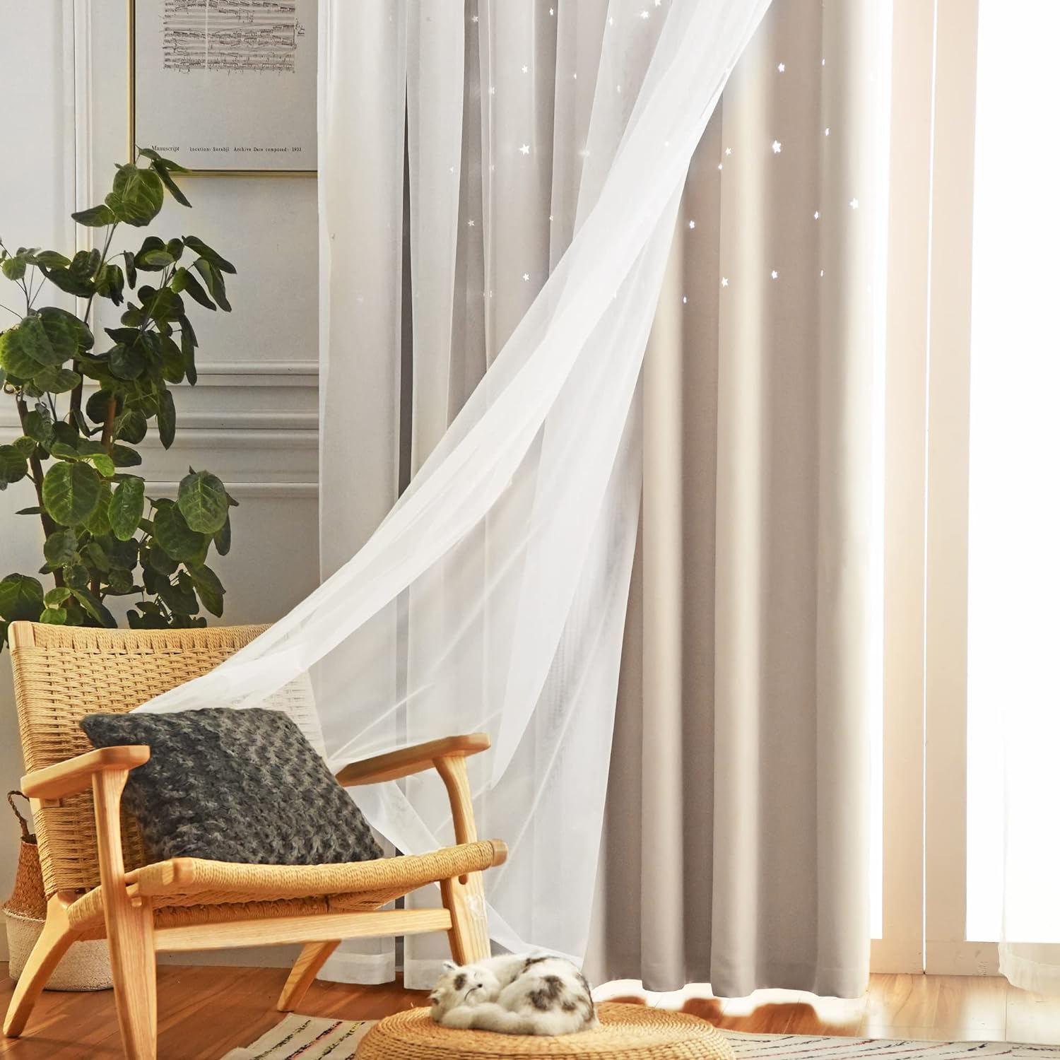 Set draperie blackout si perdea din voal, tip panou, lucrate pe inele ...