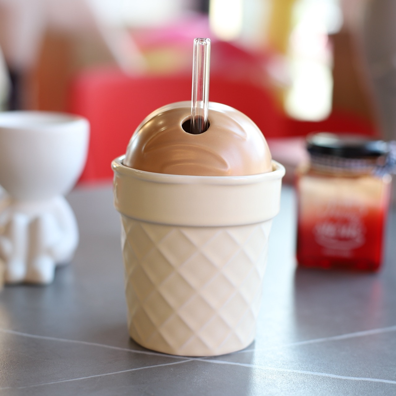 Cana ceramica cu capac si pai "Chocolate ice cream" 350 ml - eMAG.ro