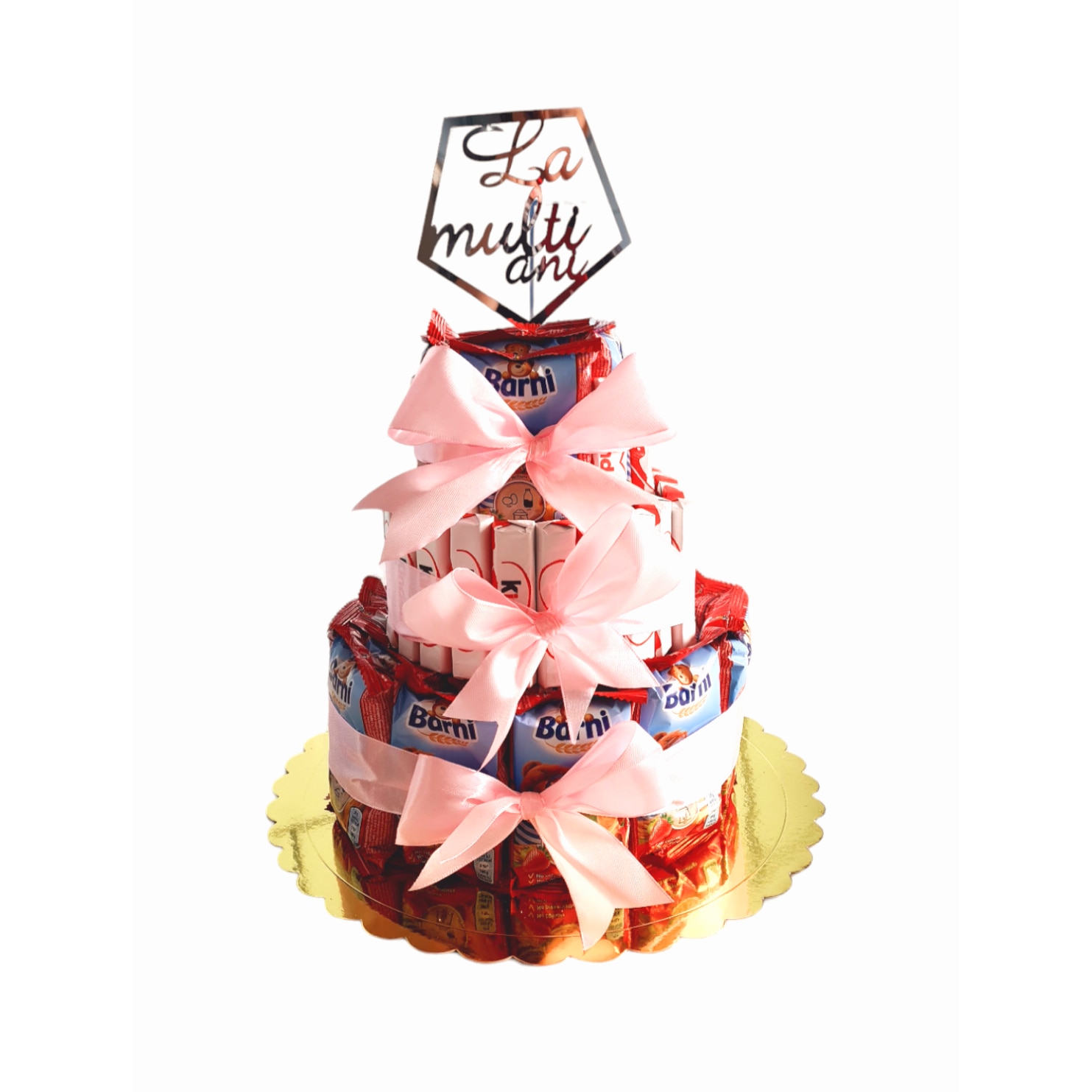 Tort din dulciuri, barni si kinder chocolate - batoane de ciocolata cu ...