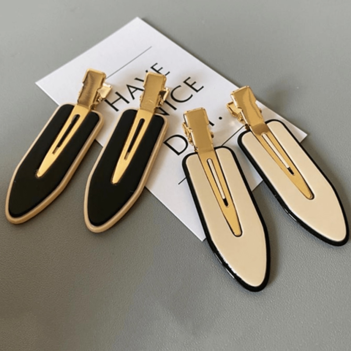 Set 4 Agrafe de par elegante, 2 negre, 2 albe cu auriu, 6x2cm - eMAG.ro