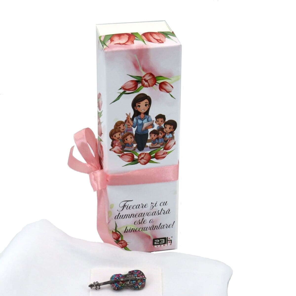 Set cadou pentru Educatoare/Invatatoare: esarfa si brosa in cutiuta ...