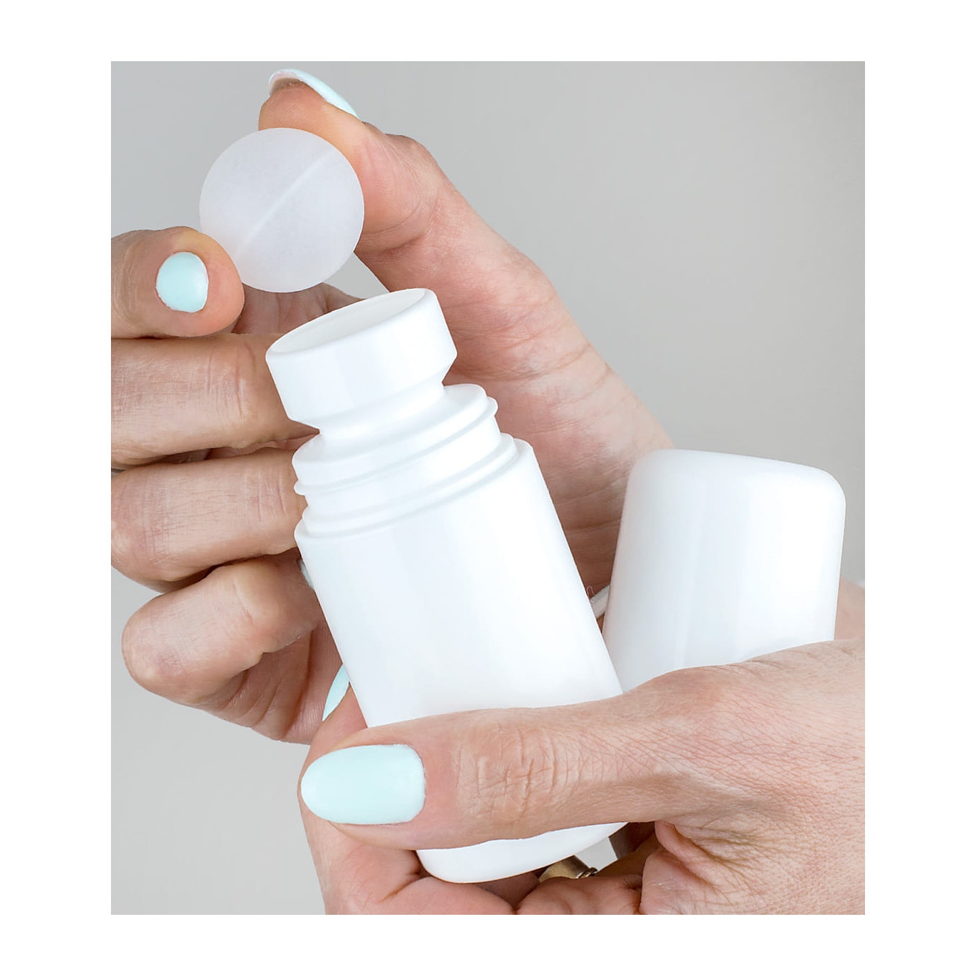 Recipient Roll-on plastic, 60 ml - eMAG.ro