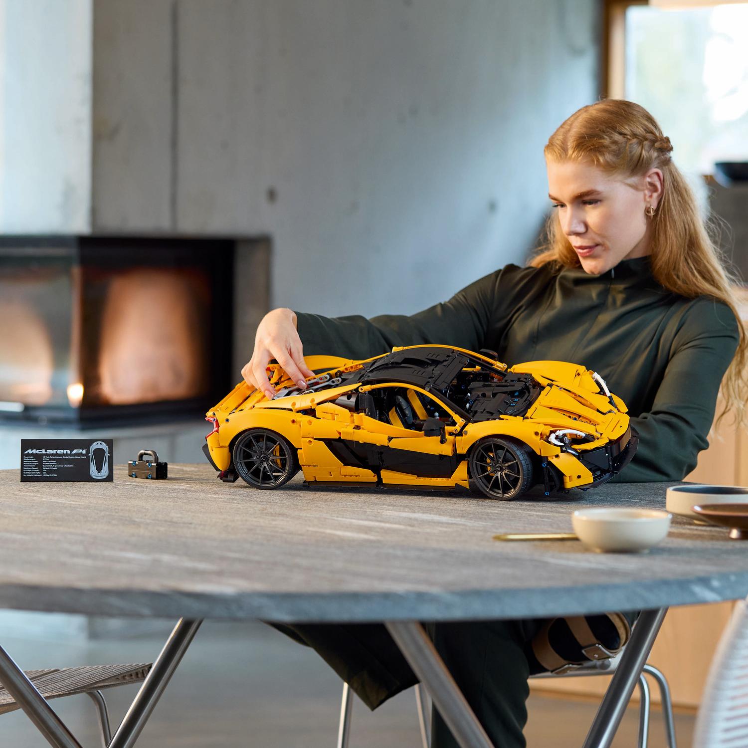 LEGO® Technic 42172 McLaren P1™ - eMAG.bg