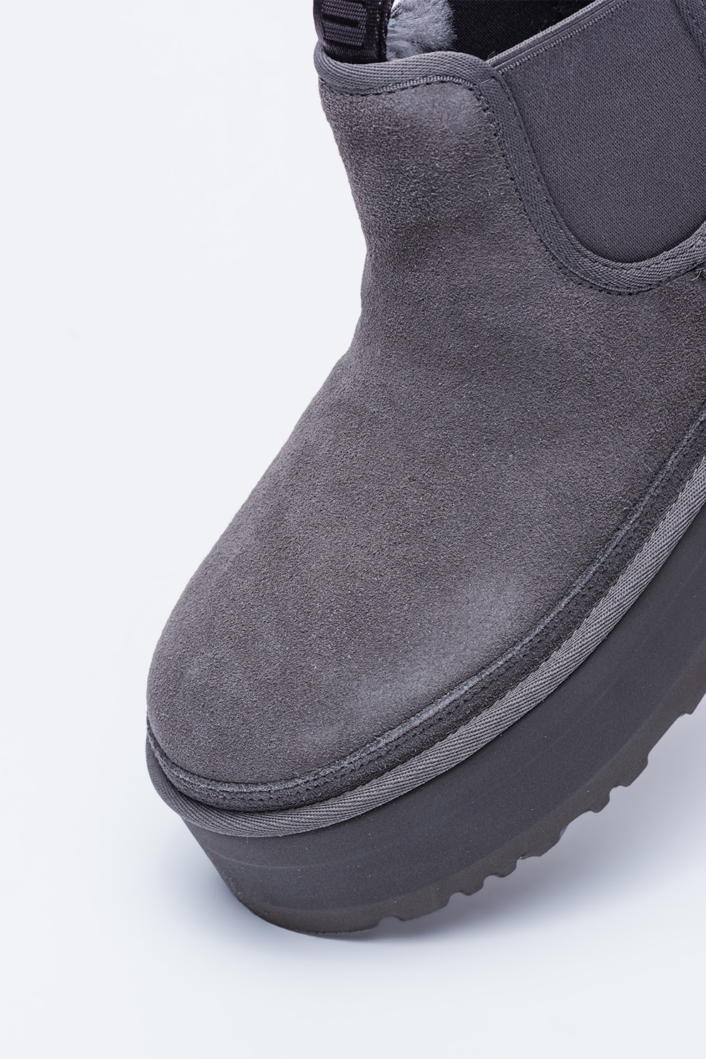 UGG, Ghete Chelsea flatform de piele intoarsa cu segmente din material ...