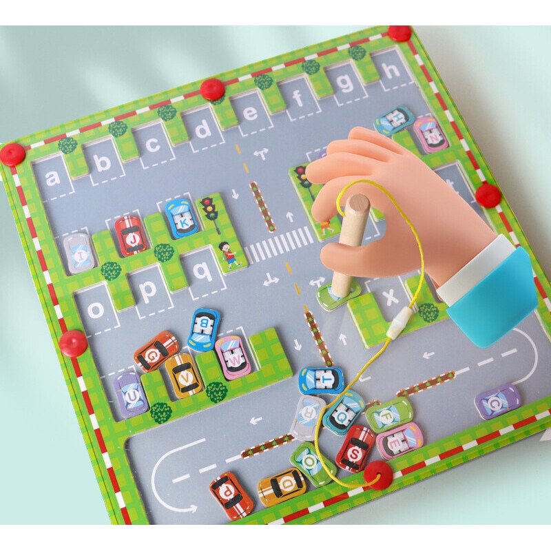 Montessori oktatójáték, labirintus mágneses autókkal, betűkkel ...