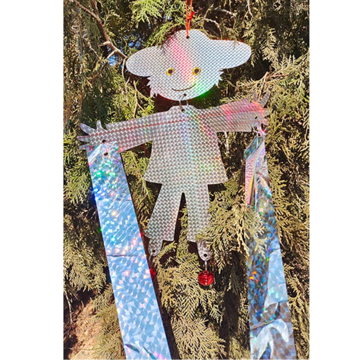 Sperietoare reflectorizanta anti pasari, Baiat cu clopotei si banda ...