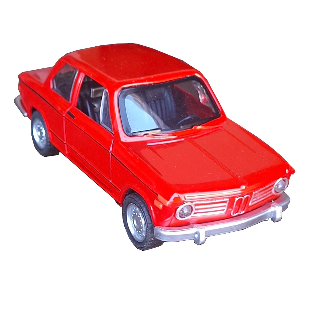 Macheta de metal BMW 2002, Scara 1:32, se deschid usi, motor pull-back ...