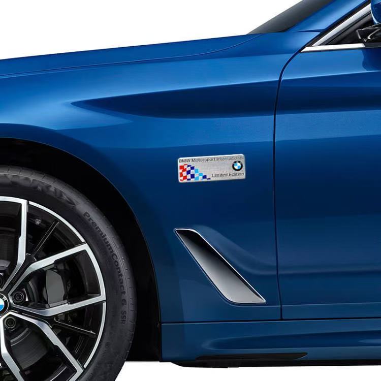 Emblema autocolante metalice pentru masini, BMW, 8x3cm, Argintiu - eMAG.ro