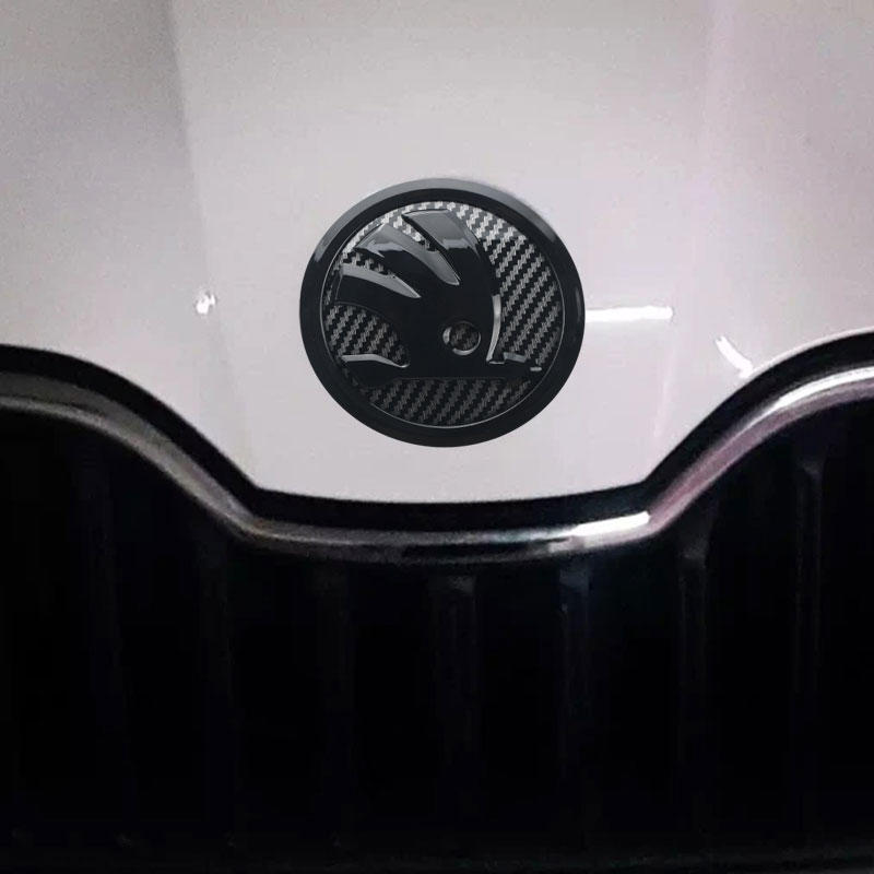 Emblema capota/hayon/portbagaj Skoda, Fibre de carbon, 8cm - eMAG.ro