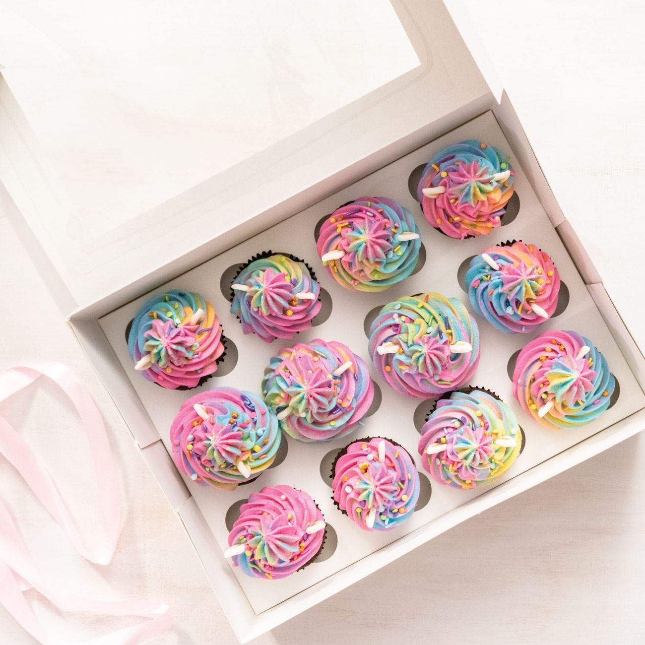 Cutii Briose, Model Craciun, Capac Fereastra, Dimensiuni 24x17x7.5cm ...