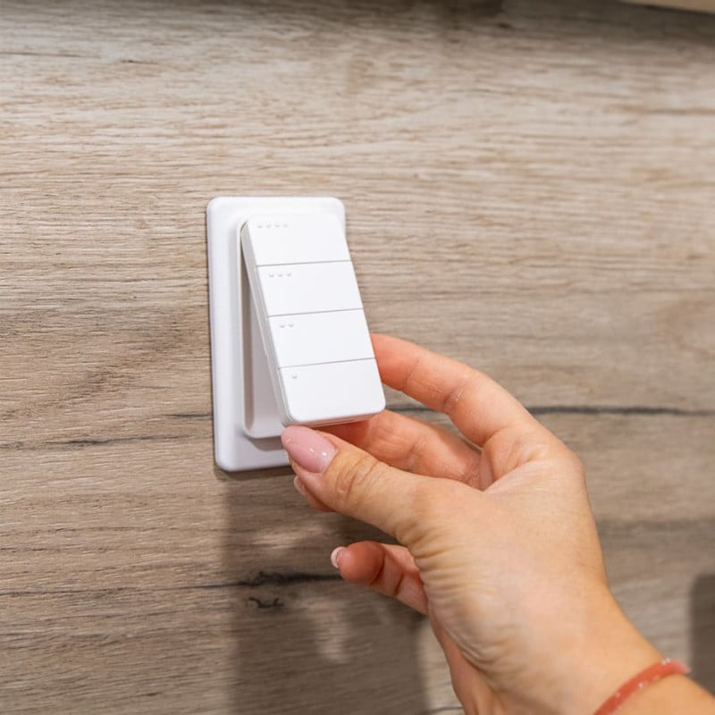 Telecomanda bluetooth Shelly BLU RC Button 4, cu suport magentic inclus ...