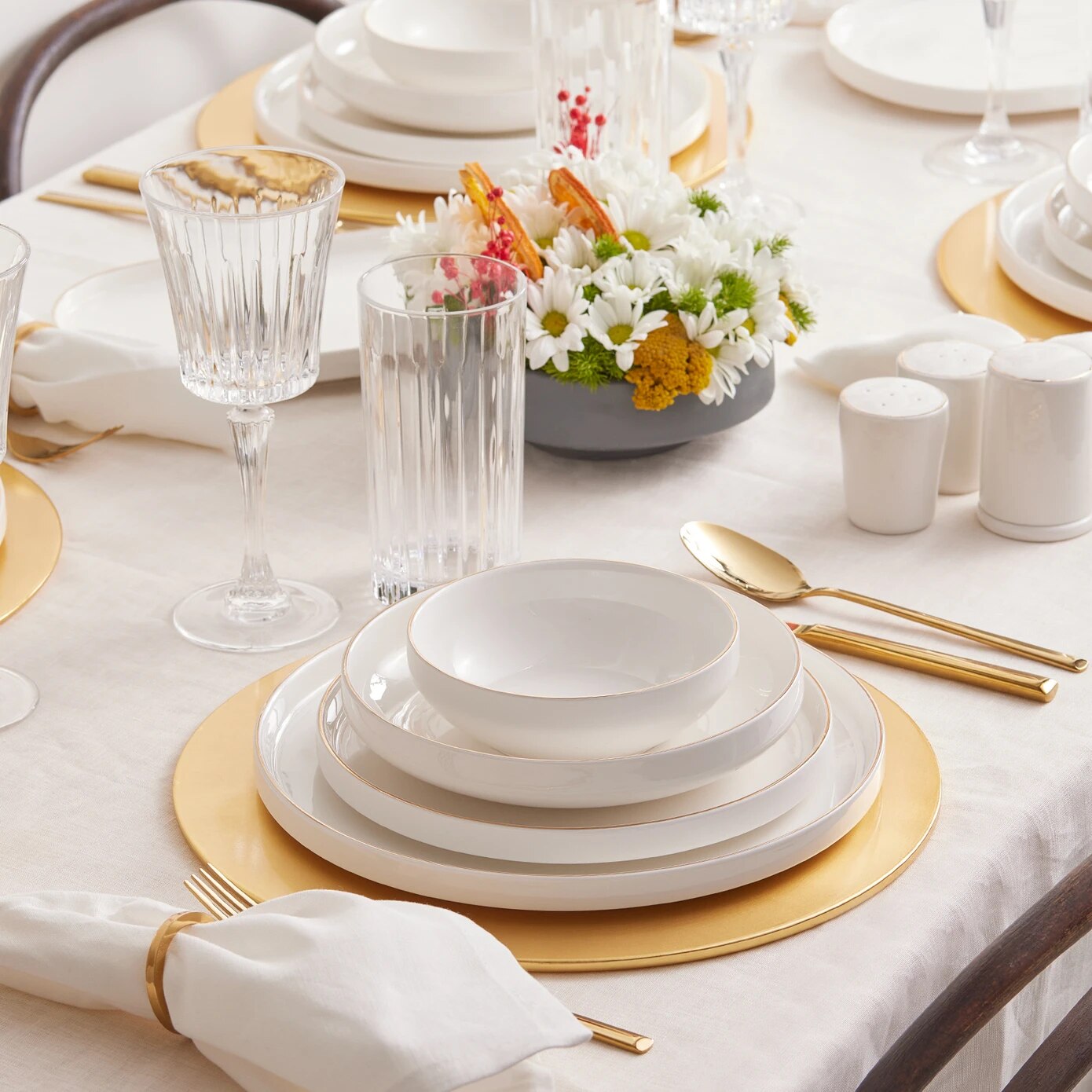 Set Vesela pentru 12 persoane Karaca Streamline New Saturn, 59 piese ...