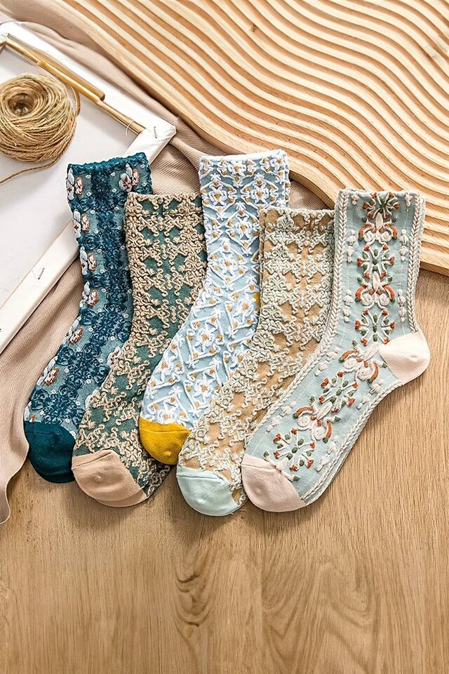 Sosete dama, set 5 perechi, model vintage cu flori, tematica fashion ...