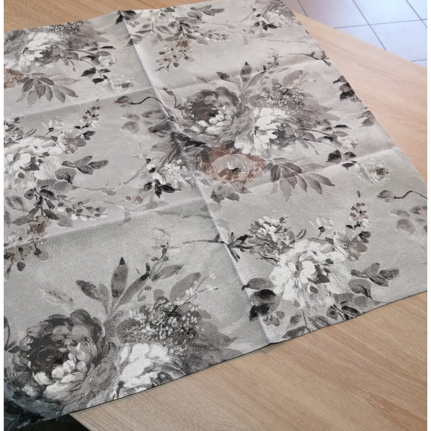Fata de masa cu model floral, gri, 140 x 200 cm, 1 buc - eMAG.ro