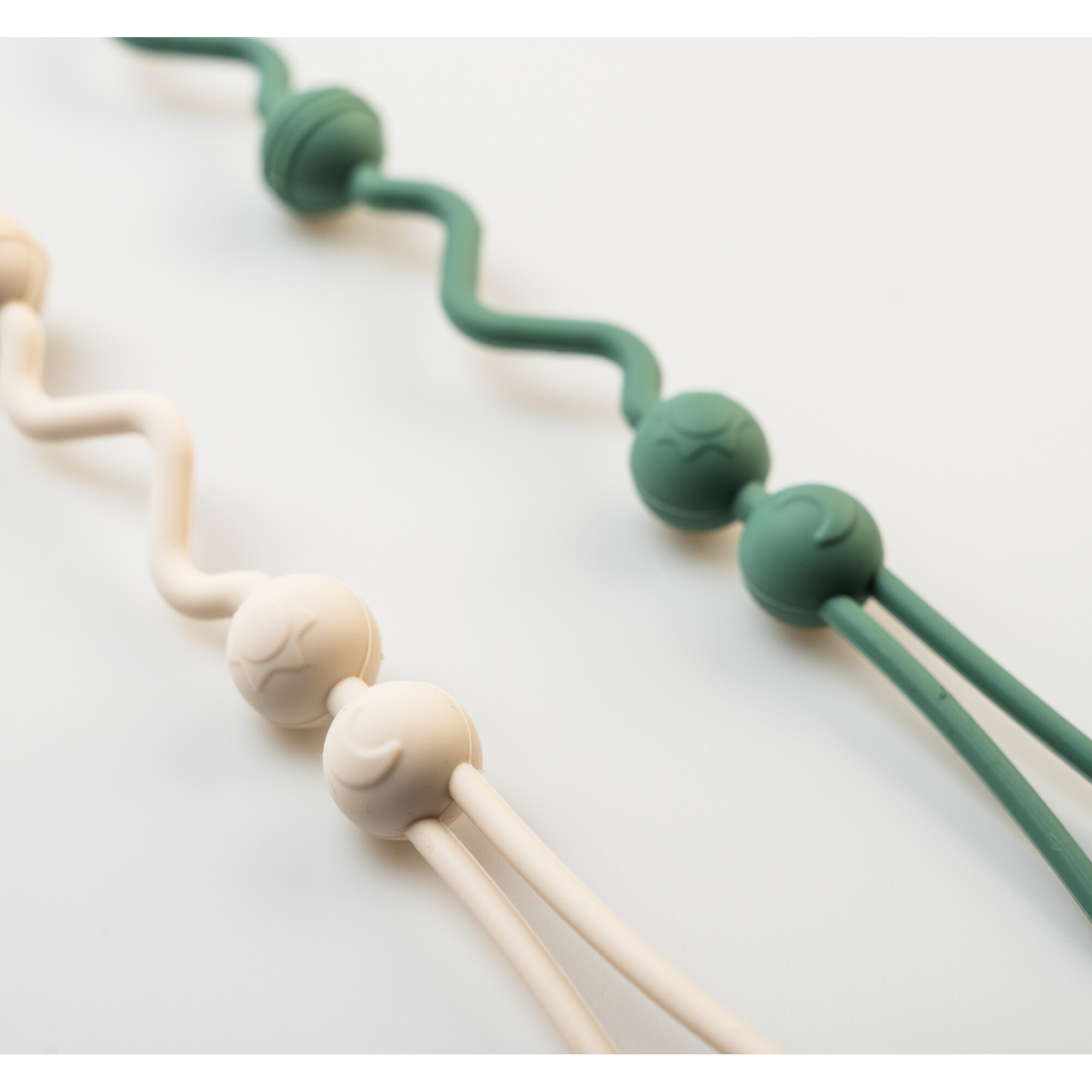 Set Lantisor pentru suzeta din silicon Babysnugg, 2 bucati, clips din ...