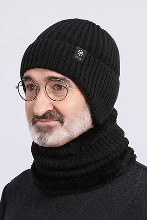 Caciula barbati, calduroasa, model cu acoperitori pentru urechi ...