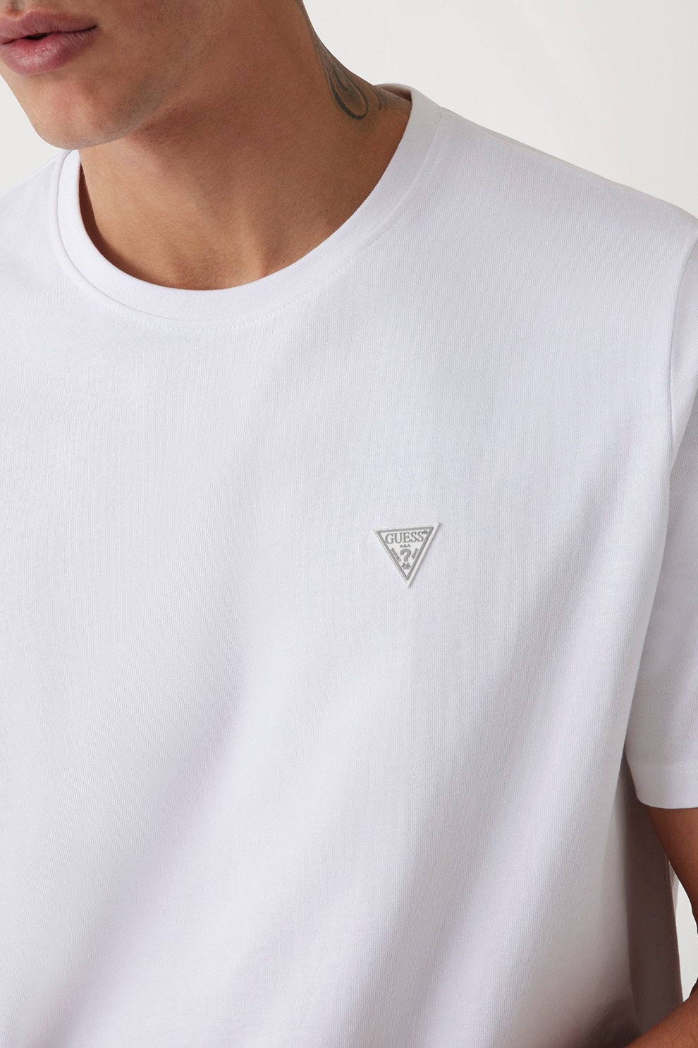 GUESS, Tricou de bumbac cu decolteu la baza gatului, Alb optic, M - eMAG.ro