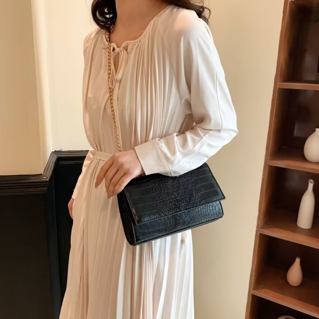 Geanta de umar, crossbody, de piele ecologica, eleganta, cu lantisor ...