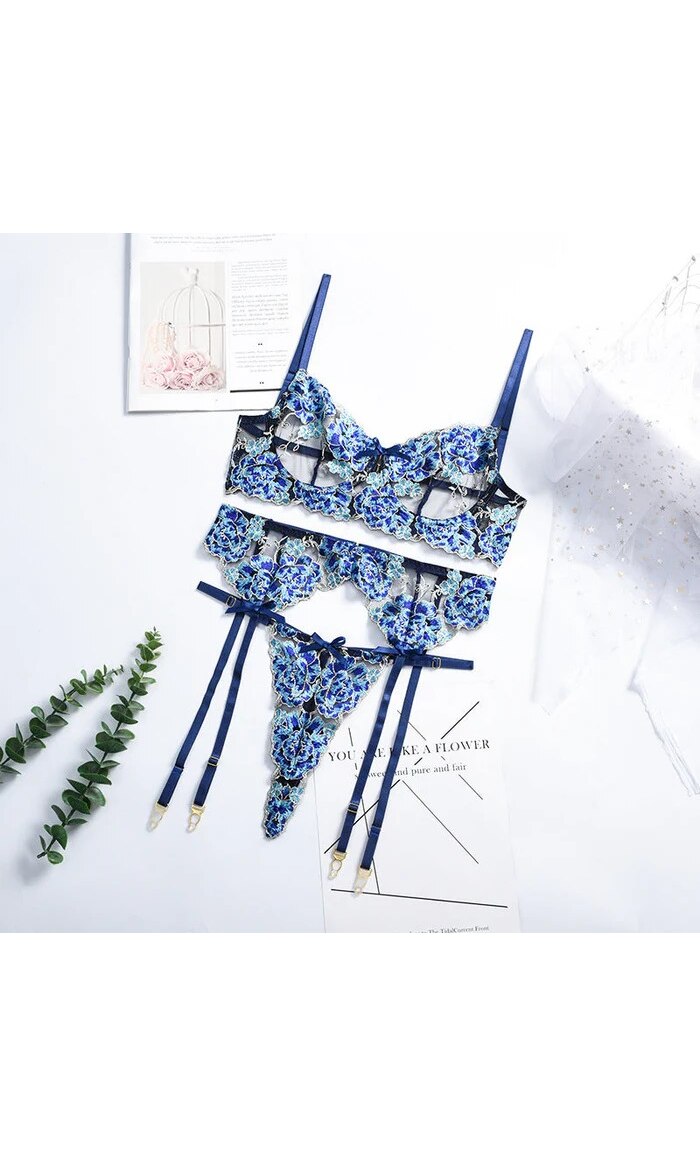 Set de Lenjerie Intima cu Broderie Florala, Sutien Bardot, Chilot Tanga si Jartiera, Sexy ...