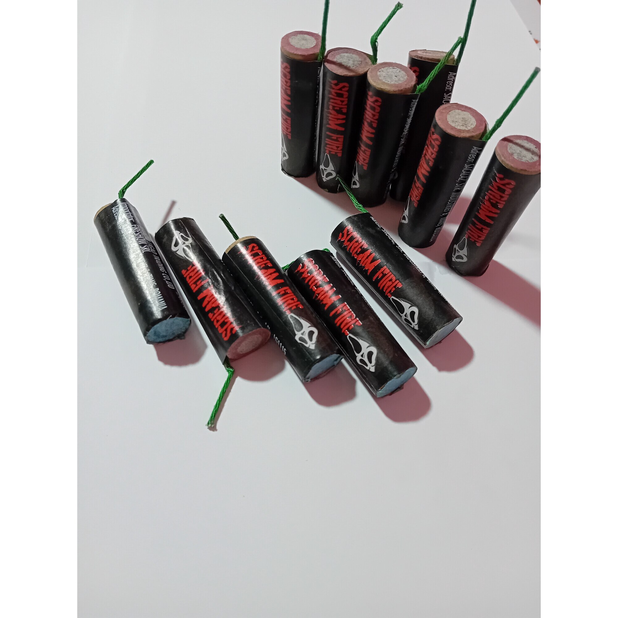 Artificii revelion Scream Fire efect luminos, set 36 Buc - eMAG.ro