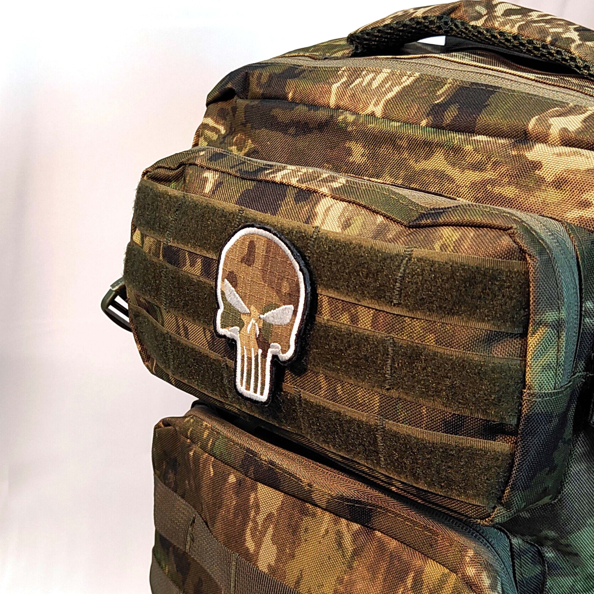 Petic brodat Brodcraft - Schelet punisher camuflaj, 6x8 cm - eMAG.ro