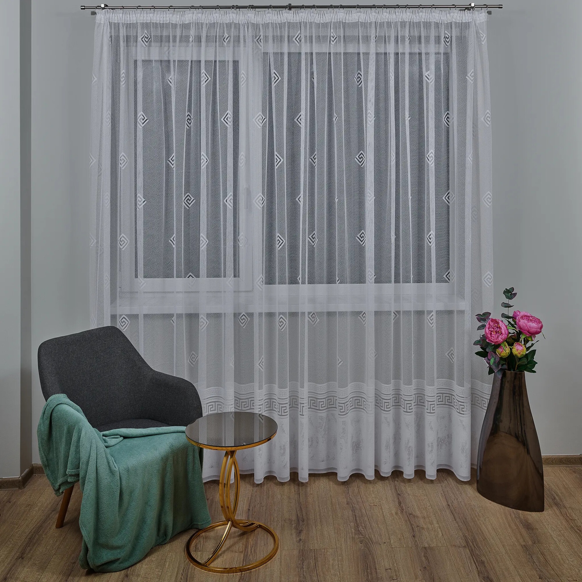 Perdea Pascani eleganta cu model geometric discret, 400x240 cm - eMAG.ro