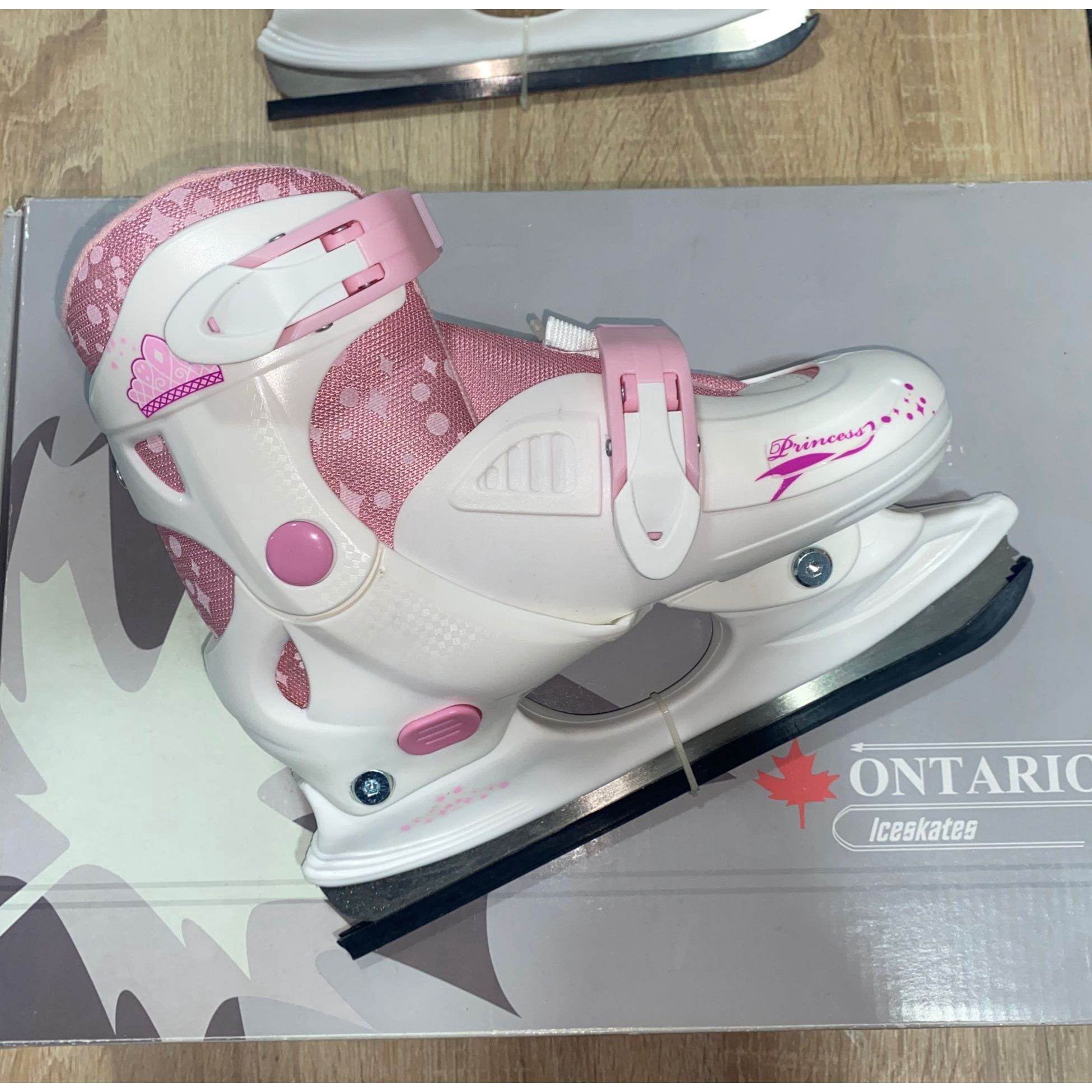 Patine de gheata reglabile Ontario pentru copii marime 32-35 Alb/Roz ...