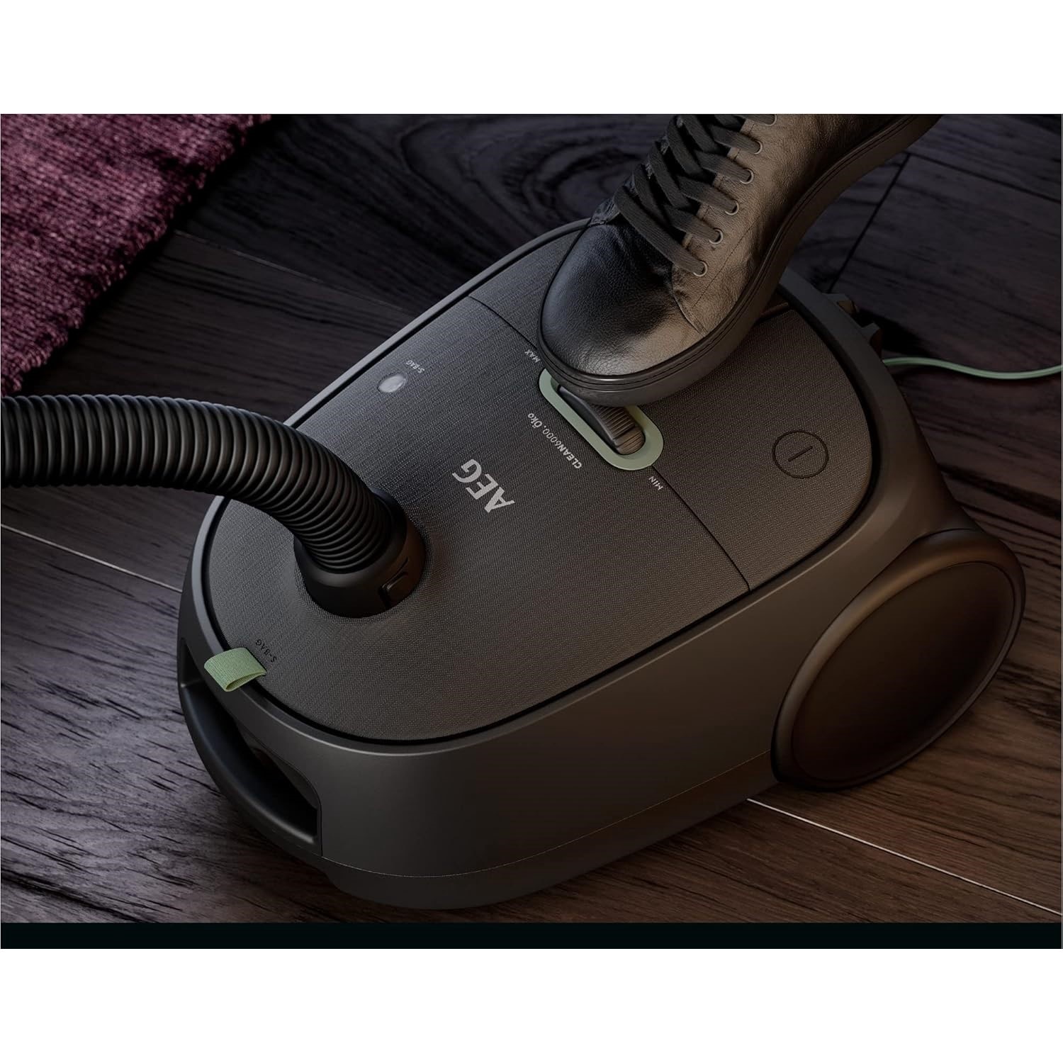 Aspirator cu sac AEG 6000 AB61C1OKO, putere mare de aspirare, roti XL, tub telescopic din otel ...