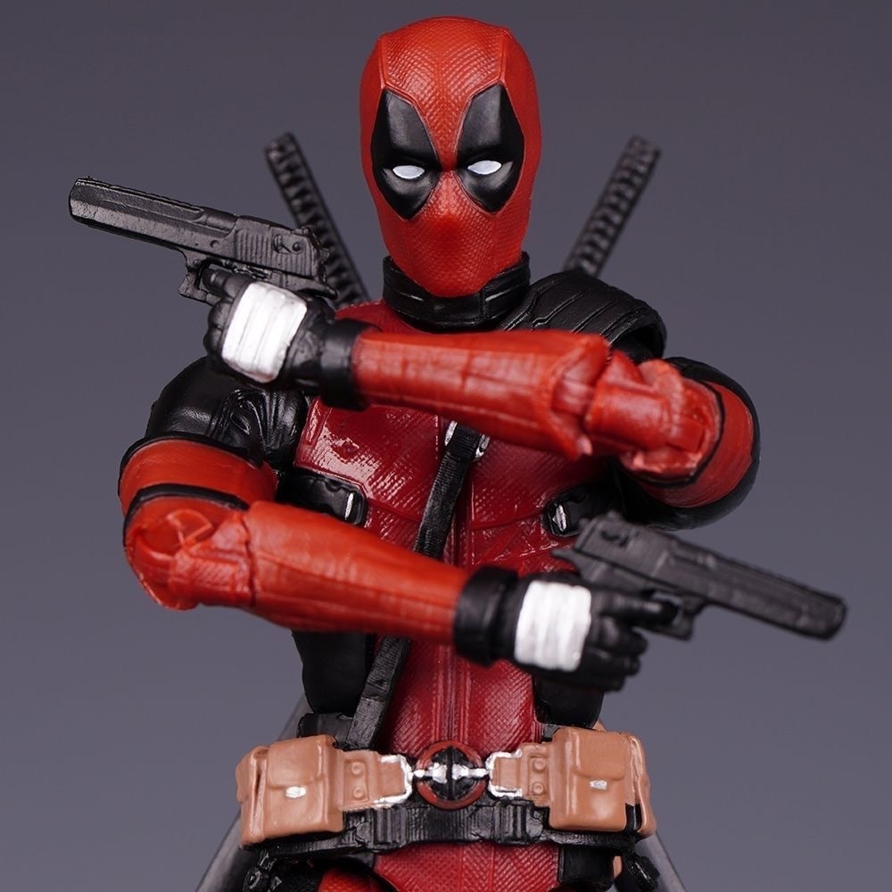Deadpool figura, 6 hüvelykes, piros és fekete, cserélhető ...