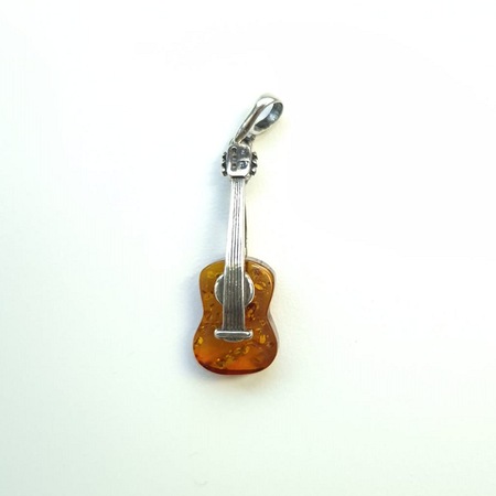 Pandantiv din argint cu chihlimbar de culoare maro cognac, model violin ...