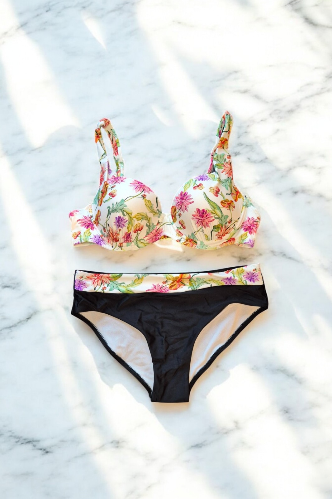 Costume de baie 2 piese, slip clasic, marime mare, negru/alb floral ...