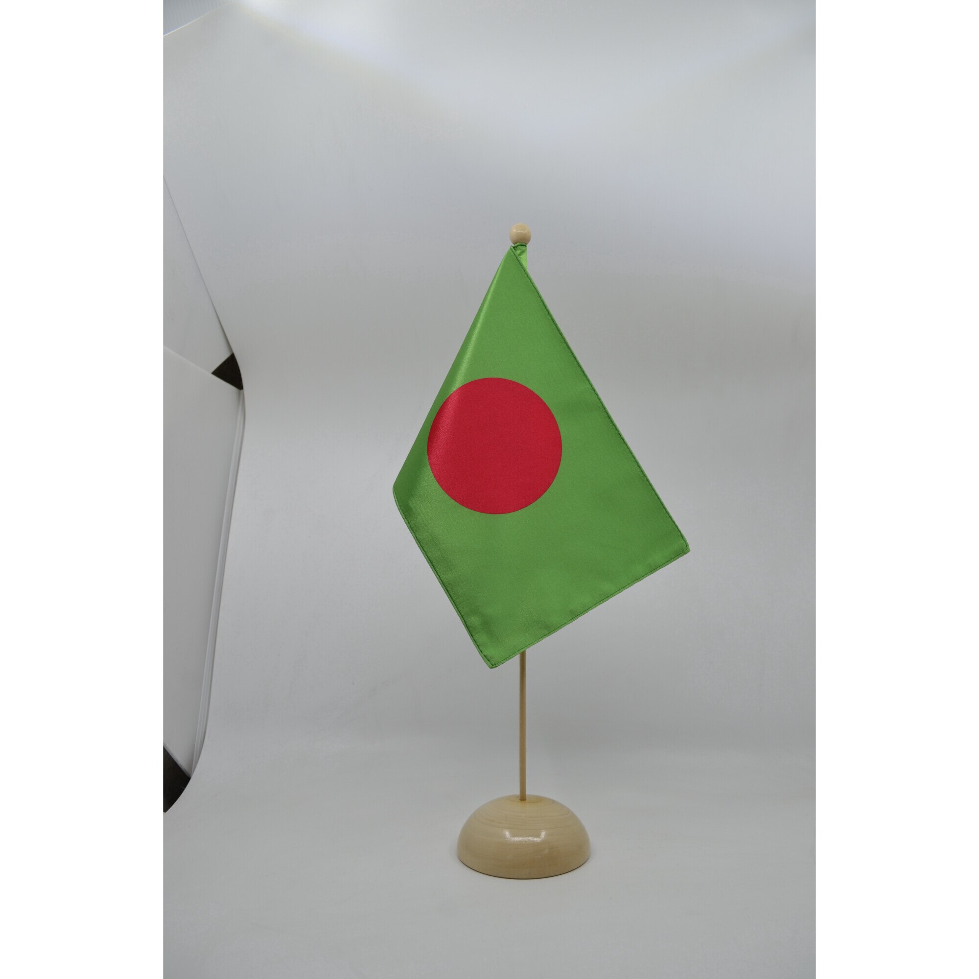 Stegulet Tarile Lumii + suport lemn - BANGLADESH - eMAG.ro