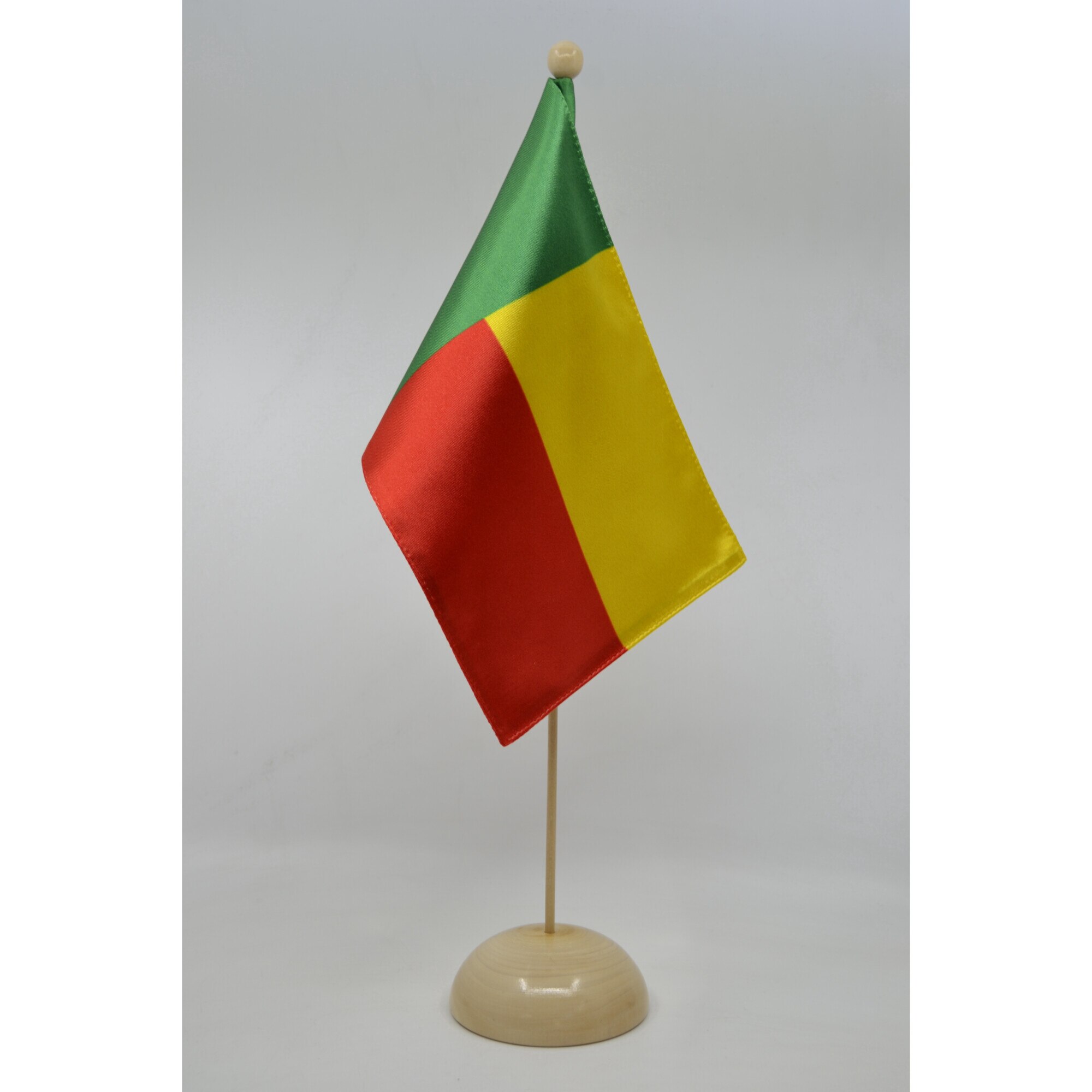 Stegulet Tarile Lumii + suport lemn - BENIN - eMAG.ro