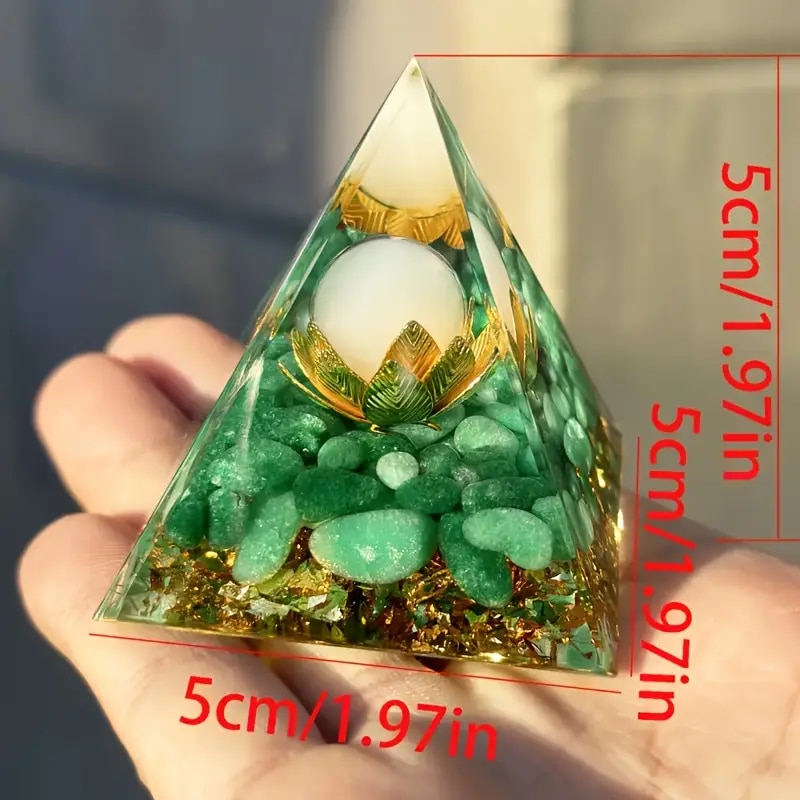 Piramida orgonica Jad alb floare de lotus, VeliumCraft, 5x5 cm ...