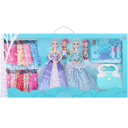 Doua papusi Barbie, jucarie pentru copii, cu multiple variante de stil ...