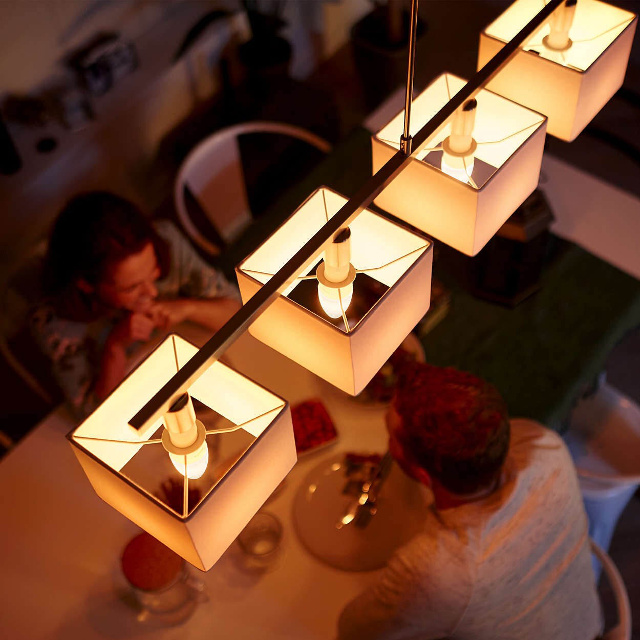 Bec inteligent LED Philips Hue, E14, 6.5W (40W), 470 lm, A+, lumina RGB ...