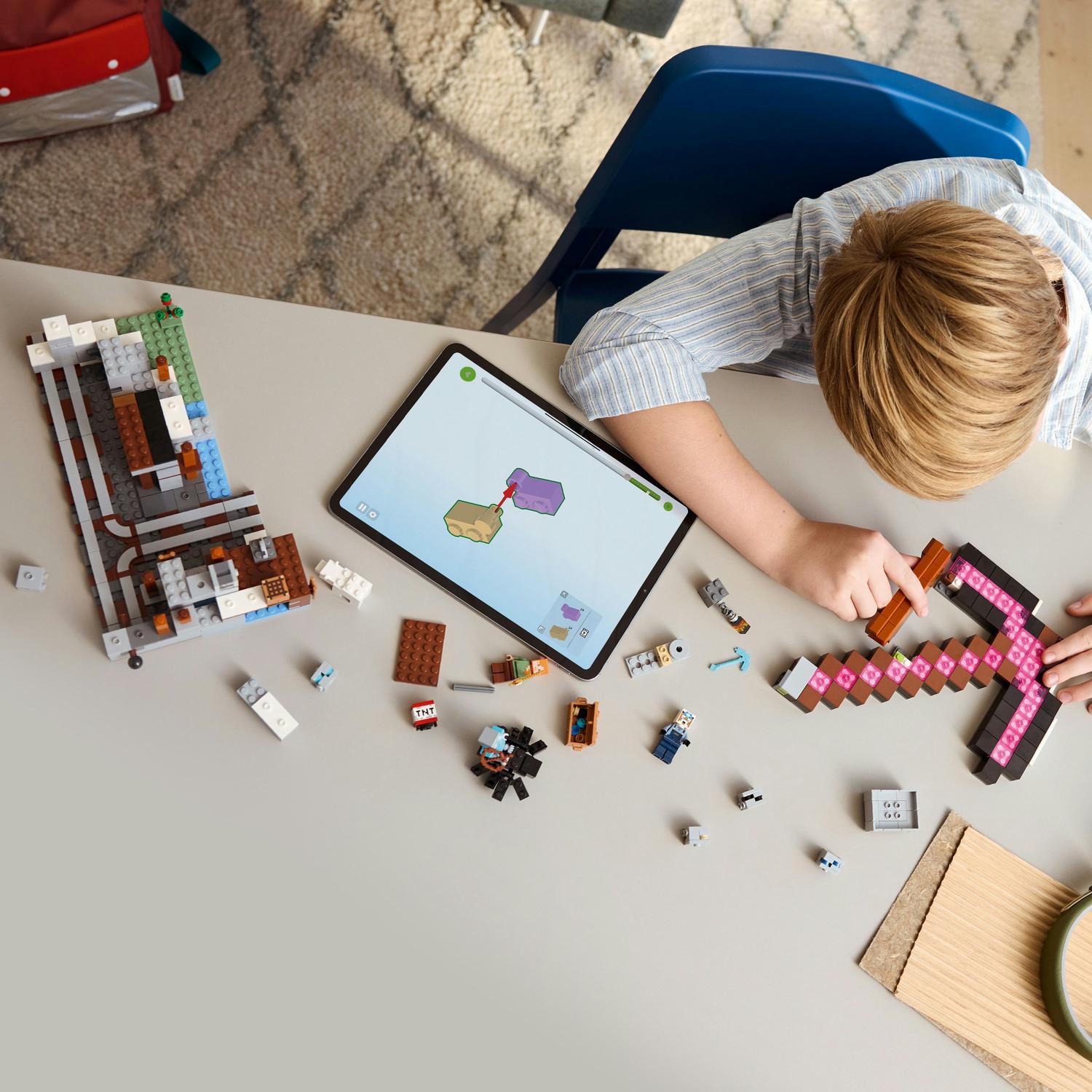 LEGO® Minecraft® - Mina Tarnacop 21277, 530 piese - eMAG.ro