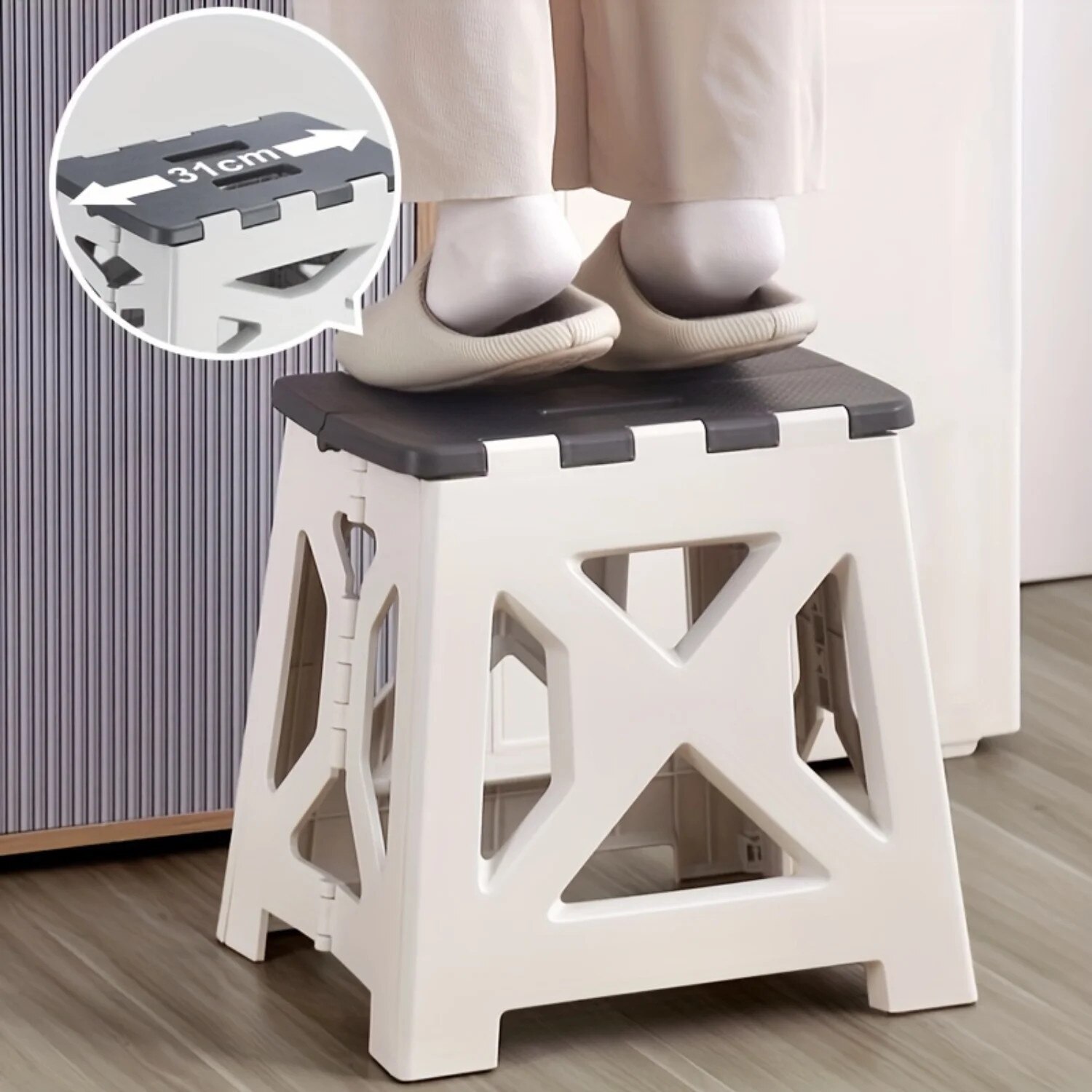 Scaun pliabil patrat versatil, compact si usor, pentru camping si ...
