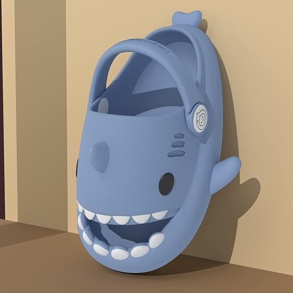 Papuci copii, albastri, 28-29 EU, design rechin, material EVA ...