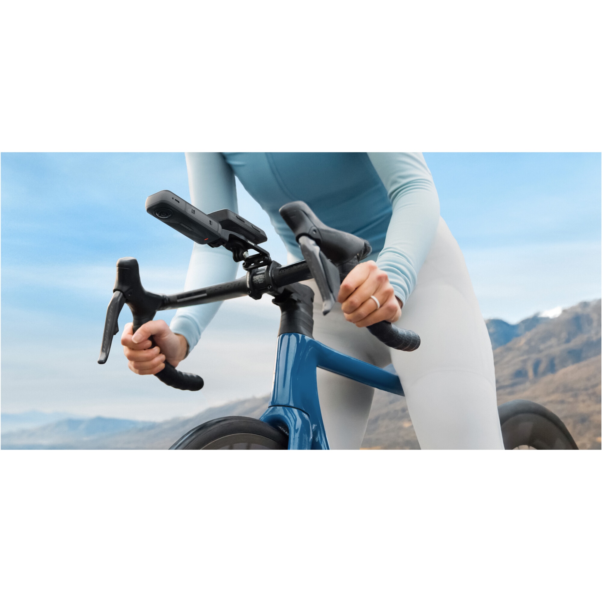 Camera Video Sport Insta360 X5, 8K, 360°, Essentials Bundle - eMAG.ro