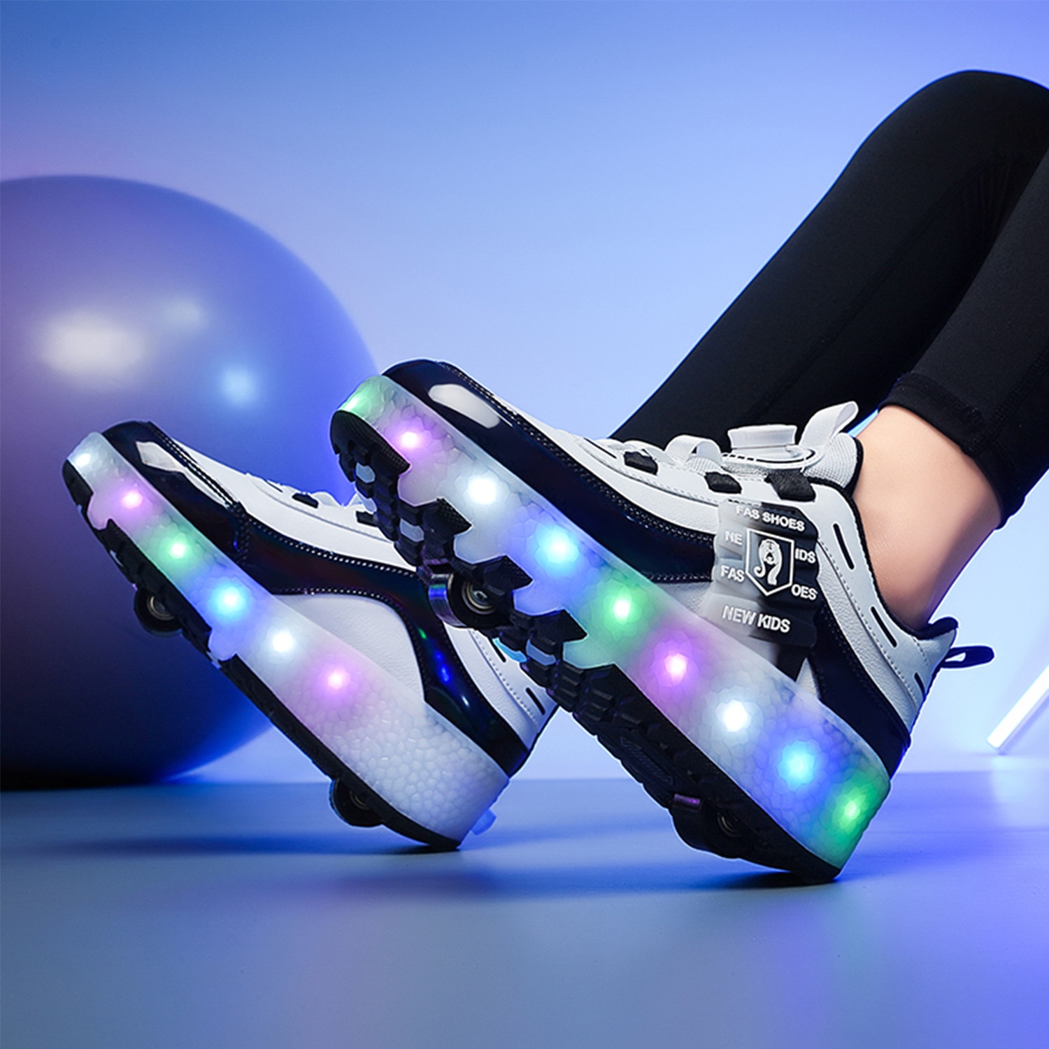 Role pentru copii,2 roti, cu roti detasabile patine sport, Cu LED ...