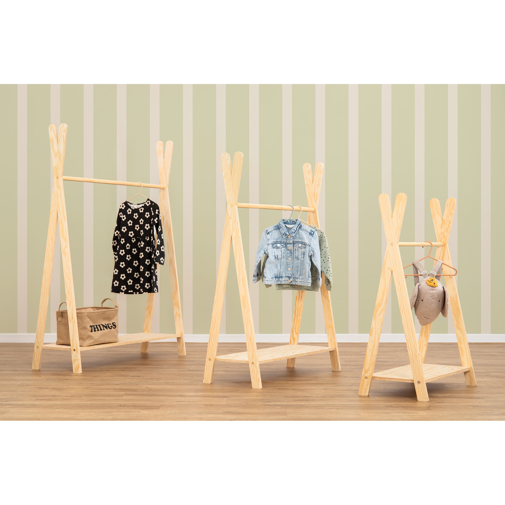 Cuier stativ din lemn pentru copii, TIPI M 97x63 cm, stil Montessori ...