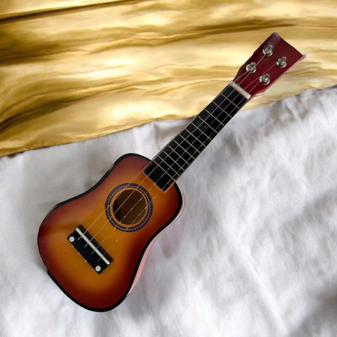 Chitara de Jucarie din Lemn natural, Ukulele, cu patru corzi, Sunete ...