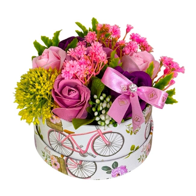 Aranjament floral Siete, in cutie rotunda cu 7 trandafiri din sapun si plante artizanale, Roz ...